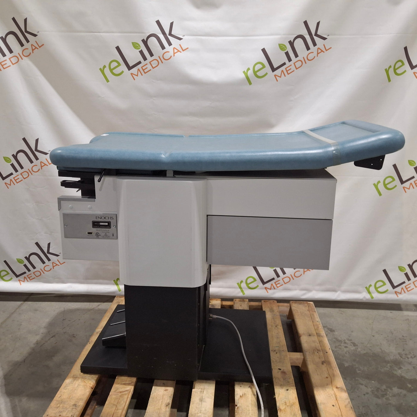 Enochs Encore Power 4200 Exam Chair