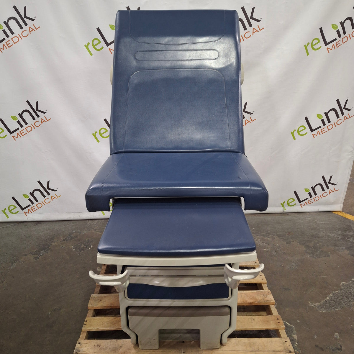 Midmark 204 Exam Table