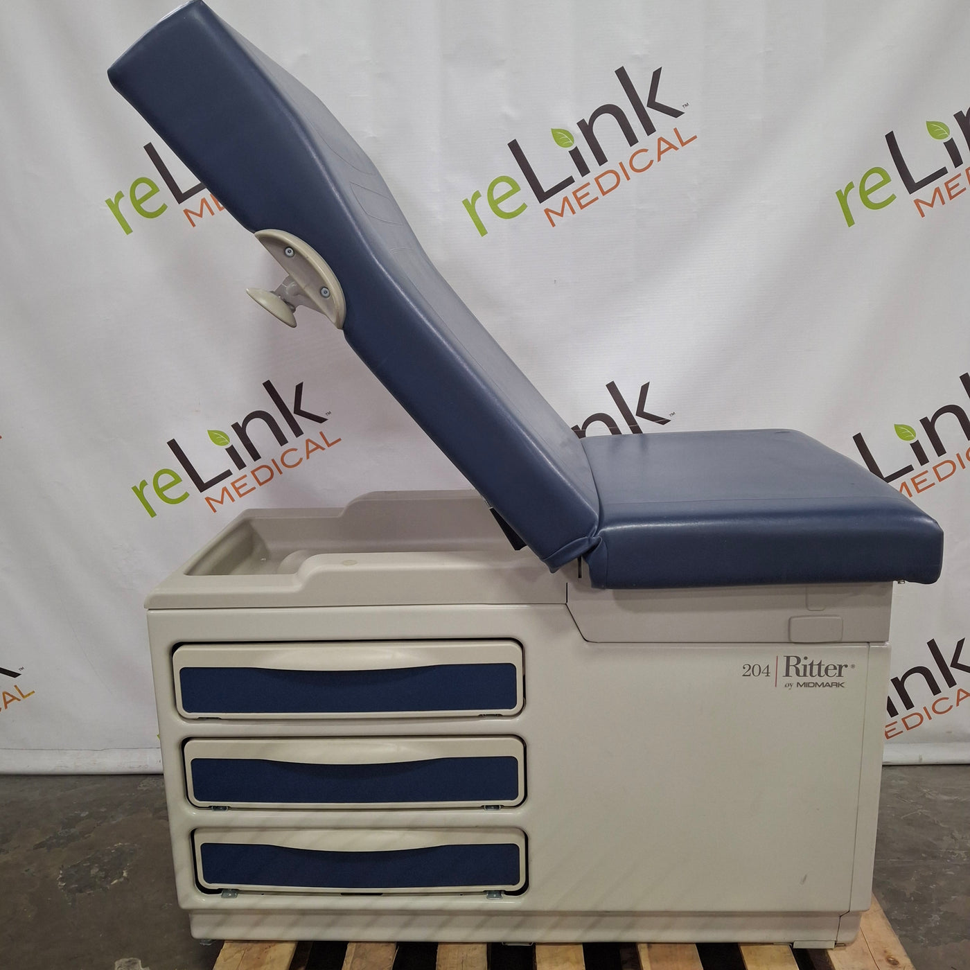 Midmark 204 Exam Table