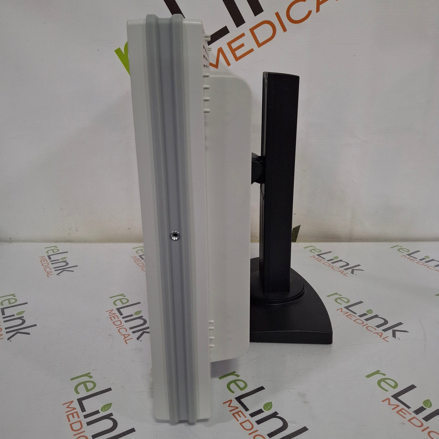 Stryker WiSe 26" HDTV Surgical Display 240-030-970 Monitor